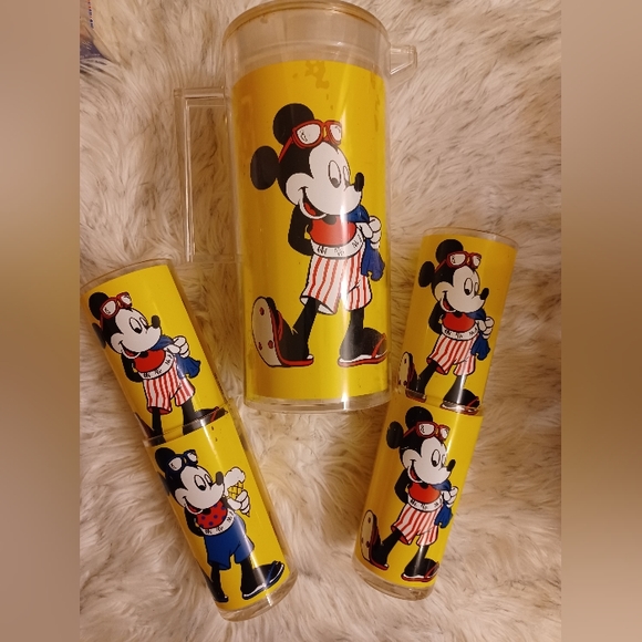 Disney | Dining | Vintage Disney Mickey Mouse Acrylic Pitcher And 4 ...